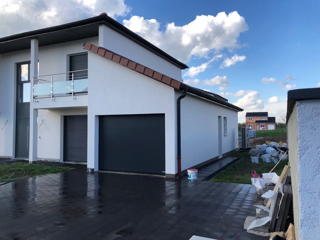 ENDUIT PROJETÉ , FINITION GRESE A METZ - Akar Façade
