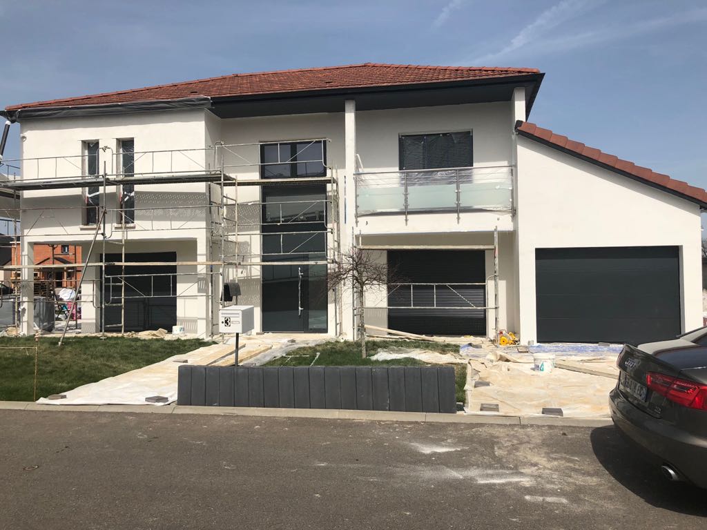 ENDUIT PROJETÉ , FINITION GRESE A METZ - Akar Façade